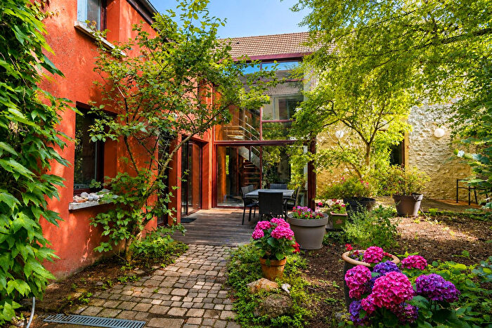 Mézières-sur-Seine - Maison 12 pièces à vendre