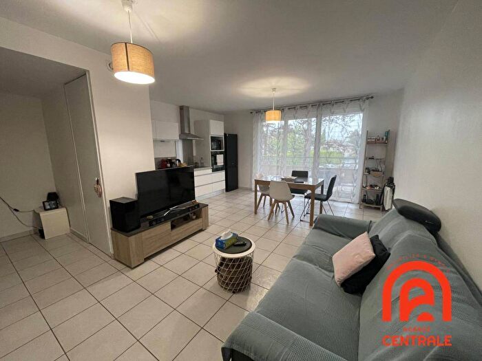 Appartement 3 pièces à louer - Les Genêts-Le Vinatier-Le Lessivas, Bron