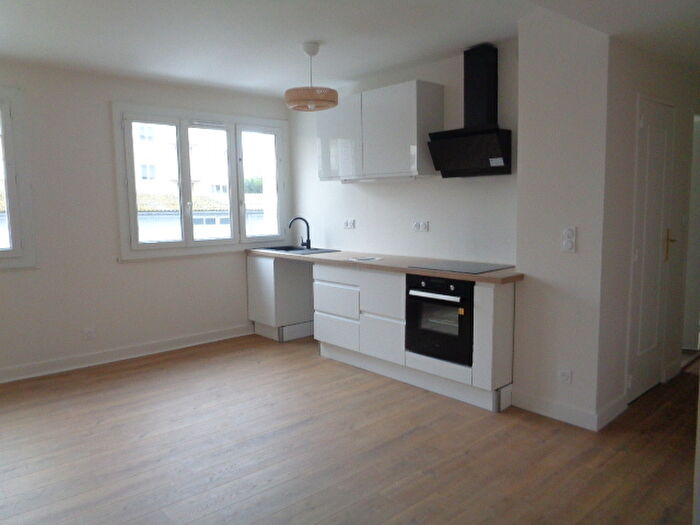 Appartement à louer - Dijon, Bourroches - 4 pièces - 3 chambres