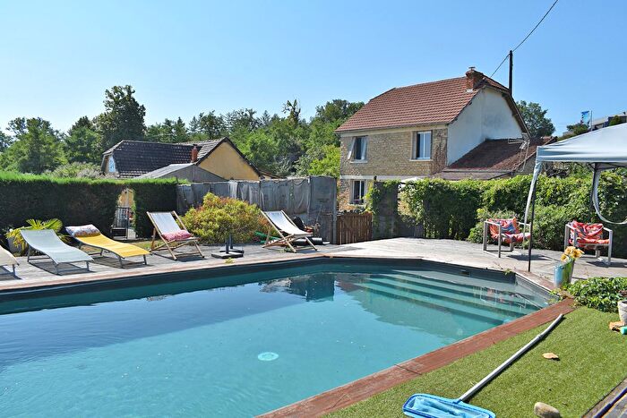 Maison 10 pièces à Saint-Geniès, à vendre