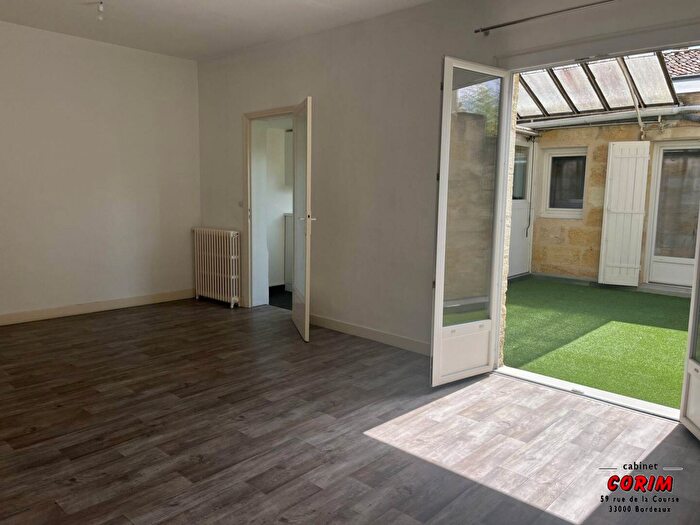 Appartement à louer - Jardin Public, Bordeaux - 4 pièces - 2 chambres