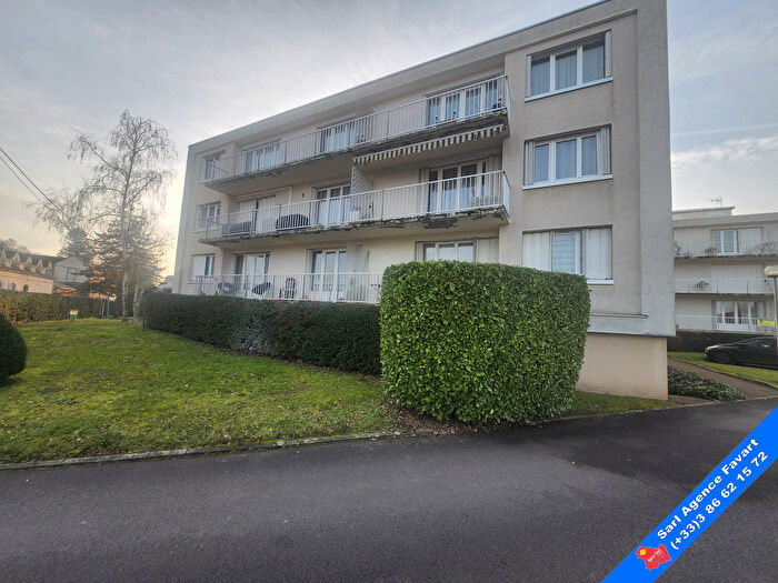 Appartement à vendre - Joigny - 4 pièces - 2 chambres