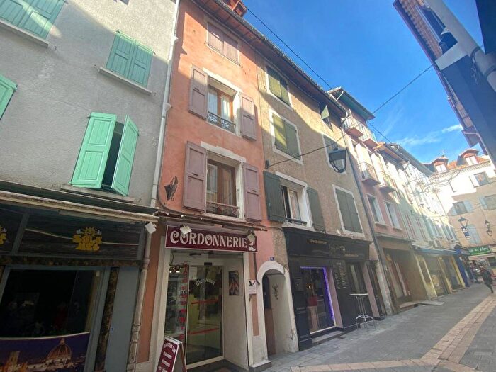 Maisons à vendre et appartements à louer - 3