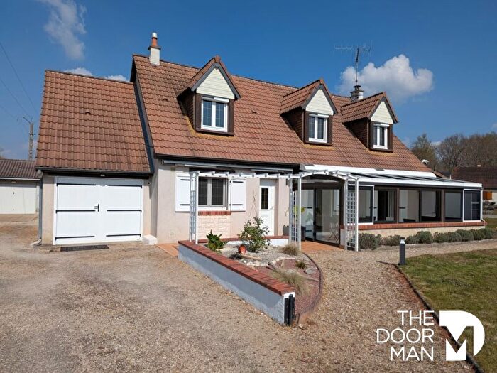 Candé-sur-Beuvron : Maison 6 pièces à vendre