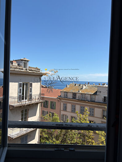 Appartement à louer - Bastia - 3 pièces - 2 chambres