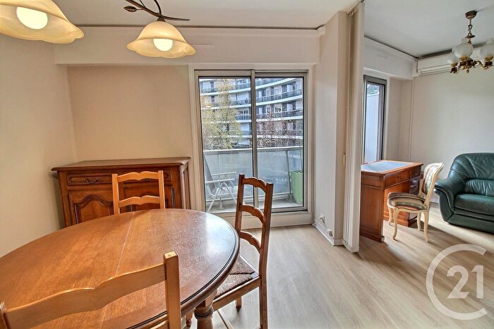 Maisons à vendre et appartements à louer - 1