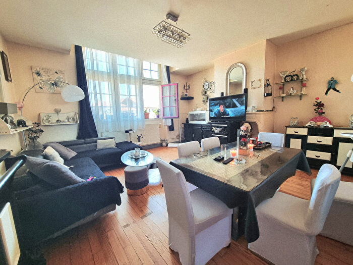 Appartement à vendre - Vic-sur-Seille - 3 pièces - 2 chambres