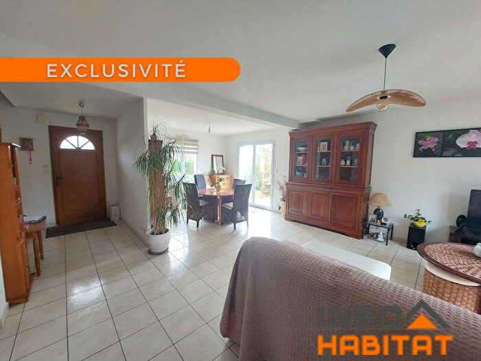 Maison à vendre - Montreuil-le-Gast - 7 pièces - 5 chambres