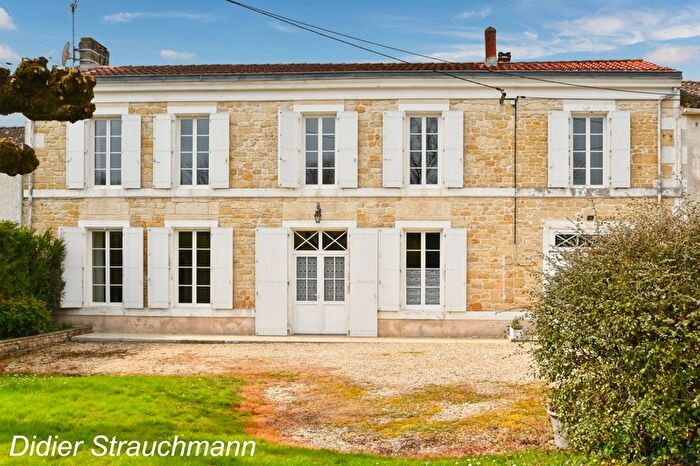 Maison à vendre - Ardillières - 4 pièces - 3 chambres