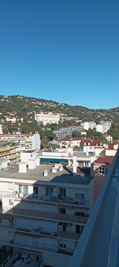 Appartement à louer - République, Cannes - 1 pièce