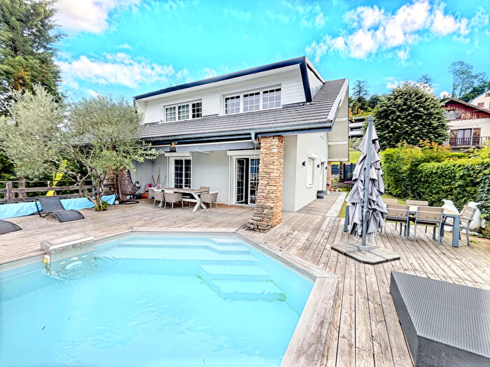 Maison à vendre - Aix-les-Bains, Est - 7 pièces - 4 chambres