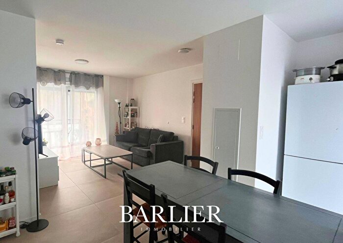 Appartement 2 pièces à Metzgerhof-Hundshof-Schloessel Château Fia, Haguenau, à louer