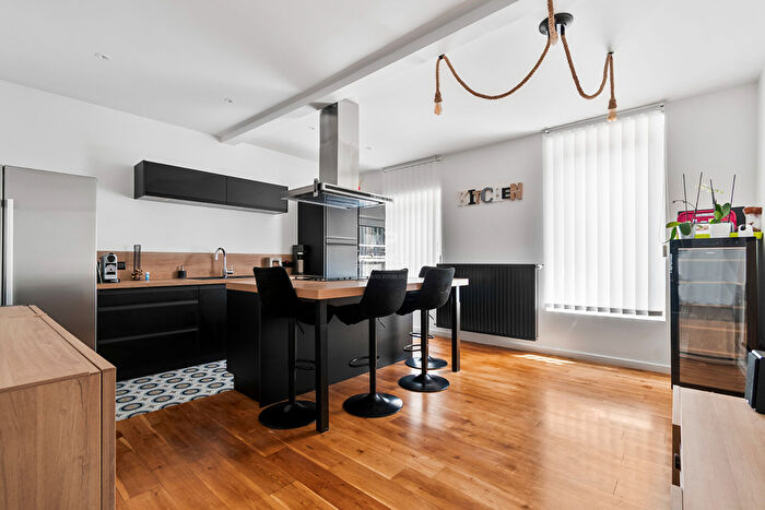 Maison à vendre - Saint-Germain-en-Laye, Hennemont - 4 pièces - 3 chambres