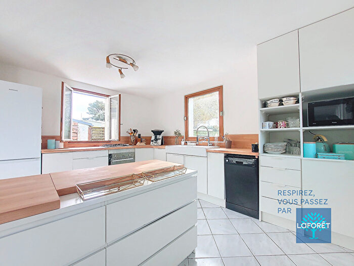 Maisons à vendre et appartements à louer - 1