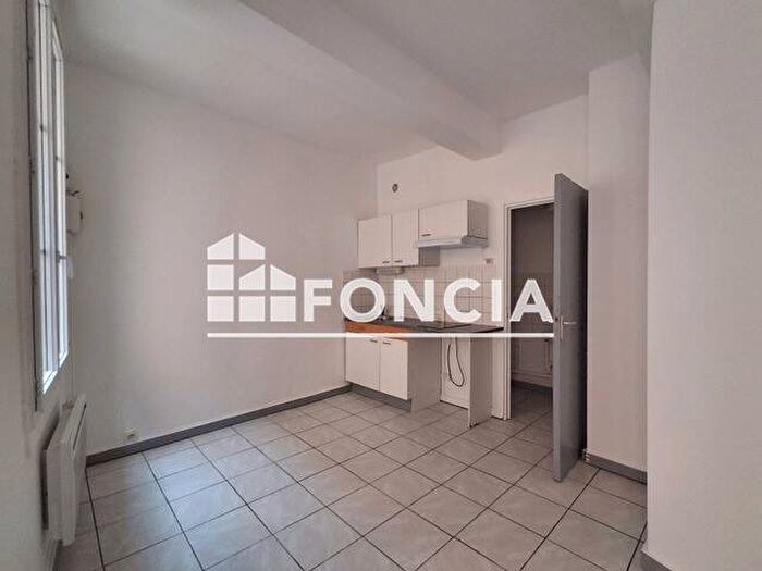 Appartement à louer - Gambetta, Nîmes - 2 pièces - 1 chambre