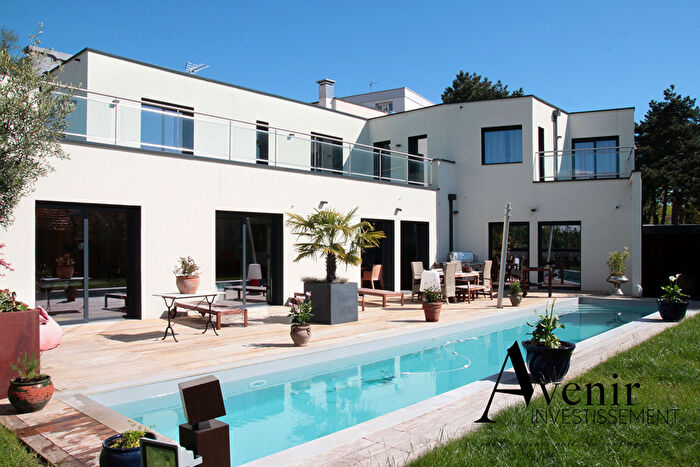 Maison à vendre - Lyon e , Vaise, Rochecardon - 8 pièces - 6 chambres