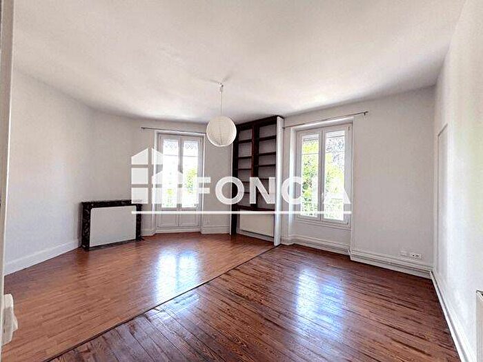 Appartement 5 pièces à Centre Ville Est, Voiron, à louer