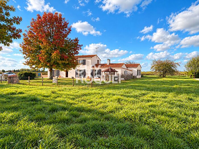 Maison 6 pièces à Saint-Estèphe, à vendre