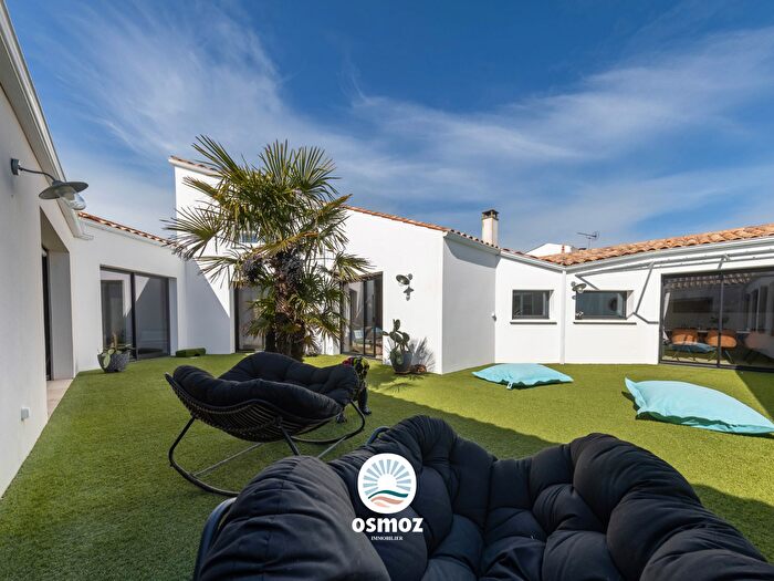 Maison à vendre - Nieul-sur-Mer - 7 pièces - 5 chambres