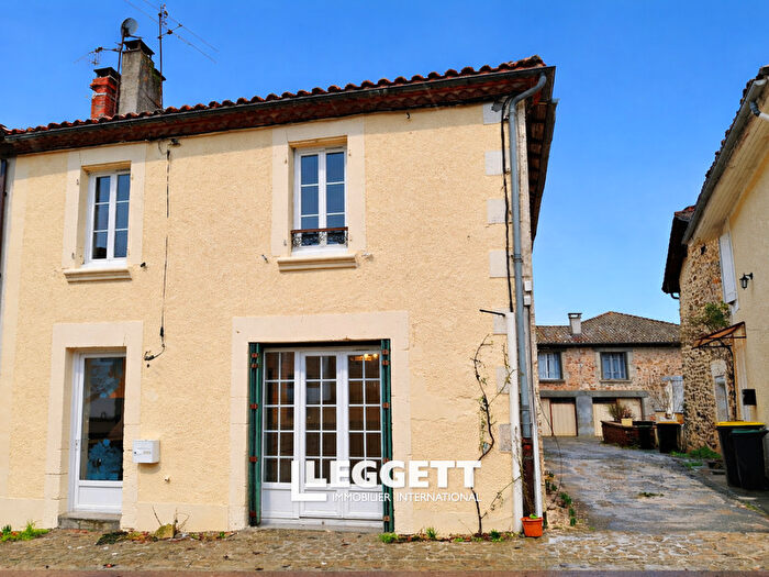 Maison à vendre - Nieuil - 9 pièces - 3 chambres