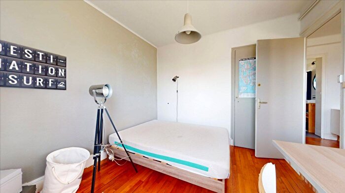 Appartement à louer - Montrapon, Montboucons, Besançon - 4 pièces - 3 chambres