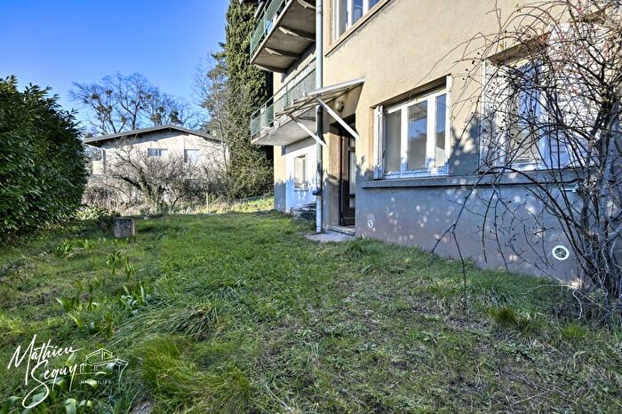 Appartement à vendre - Charbonnières-les-Bains - 2 pièces - 1 chambre