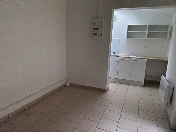 Appartement 1 pièce à Centre Ville, Saint-Quentin, à louer