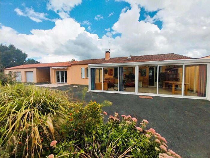 Maison à vendre - Froidfond - 5 pièces - 3 chambres