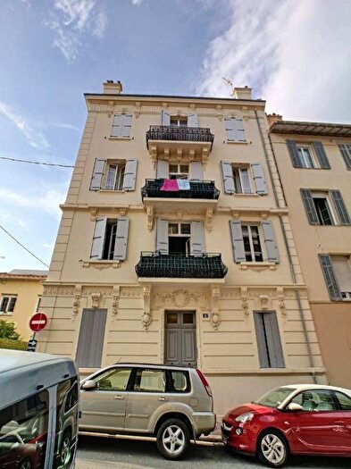 Appartement à louer - République, Cannes - 3 pièces - 2 chambres