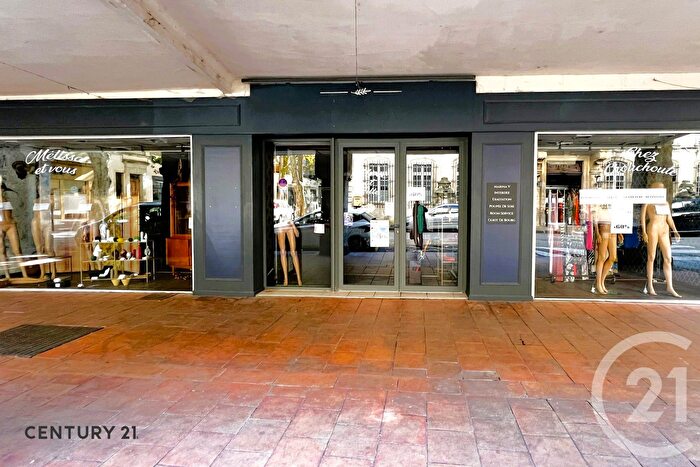 Appartement à vendre - Carpentras, Coeur de Ville - 5 pièces - 1 chambre