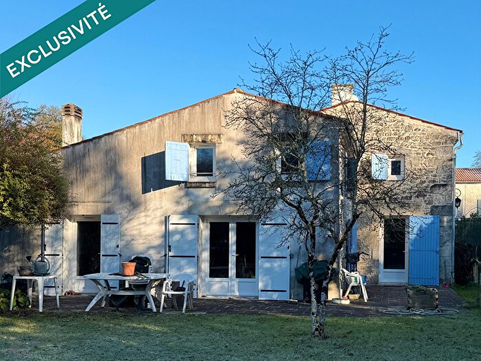 Maison à vendre - Saint-Bris-des-Bois - 5 pièces - 3 chambres