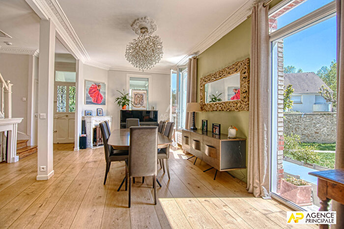 Maison 8 pièces à Versailles, Montreuil, à vendre