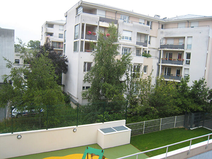 Appartement à louer - Cachan, Centre-ville - 3 pièces - 2 chambres