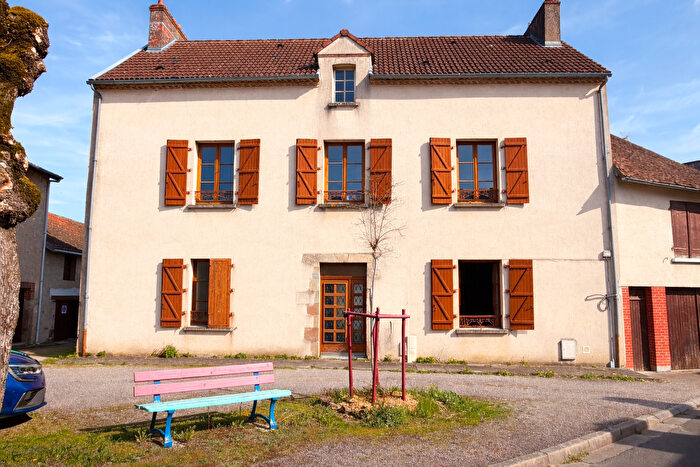 Maison à vendre - Magnac-Laval - 6 pièces - 4 chambres