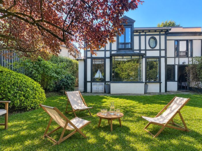 Maison 7 pièces à Versailles, Clagny Glatigny, à vendre