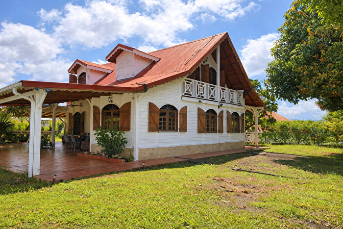 Maison 7 pièces à Saint-Pierre, à vendre