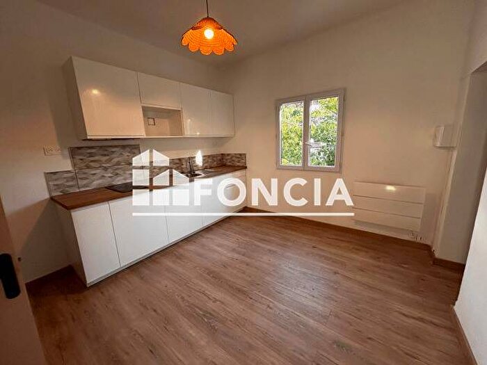 Appartement à louer - Saint Antoine, Marseille ème arrondissement - 2 pièces - 1 chambre