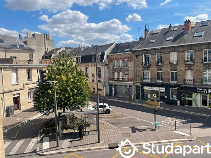 Appartement à louer - Centre Ville, Reims - 1 pièce - 2 chambres