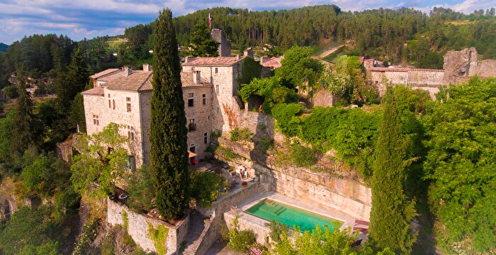 Maison 18 pièces à vendre à Ucel