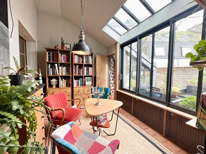 Maison à vendre - Douarnenez - 9 pièces - 5 chambres