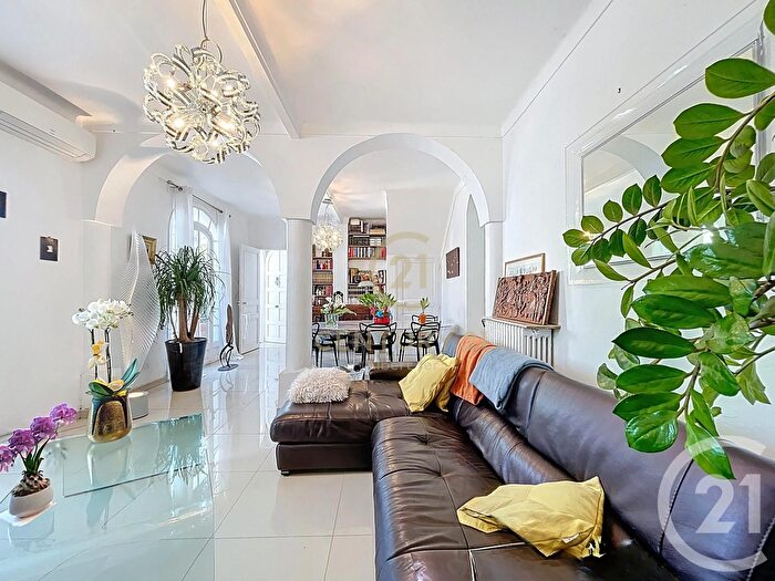 Maison à vendre - Antibes, Antibes-les-Pins, Trianon, Le Fournel, Peyregoue - 5 pièces - 4 chambres