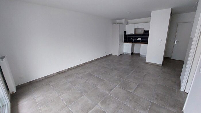 Appartement à louer - Cluses, Centre-ville - 2 pièces - 1 chambre