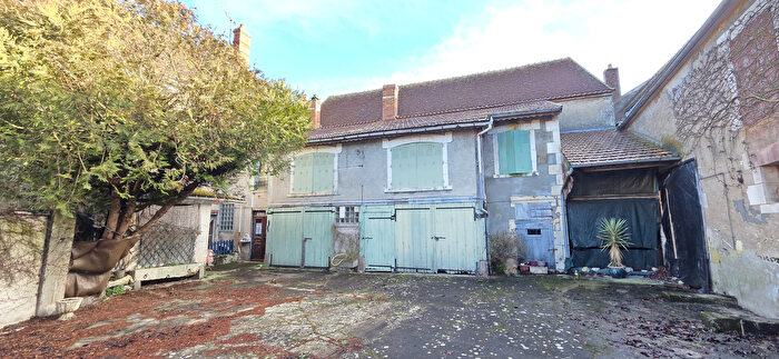 Maison 8 pièces à Étais-la-Sauvin, à vendre