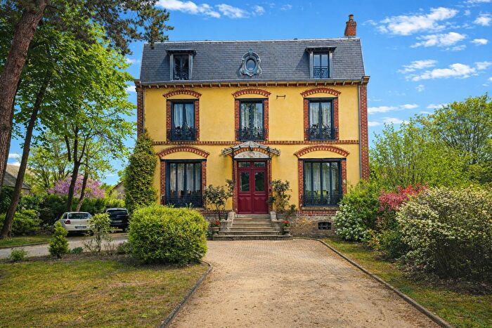 Beauchamp : Maison 7 pièces à vendre