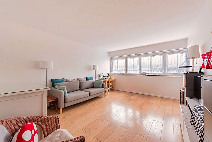 Appartement à vendre - Chevilly-Larue, MIN - 3 pièces - 2 chambres