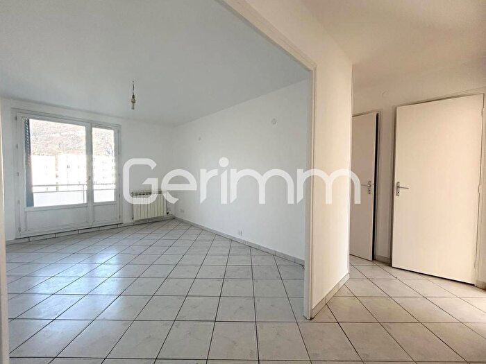 Appartement à louer - Les Buissonnees, Fontaine - 3 pièces - 2 chambres