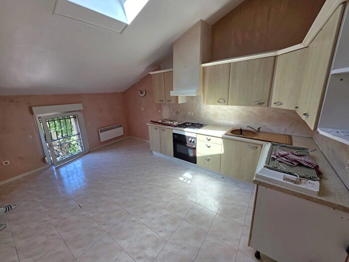 Saint-Quentin-la-Poterie : Appartement 2 pièces à louer