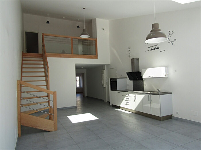 Damas-aux-Bois : Appartement 6 pièces à louer