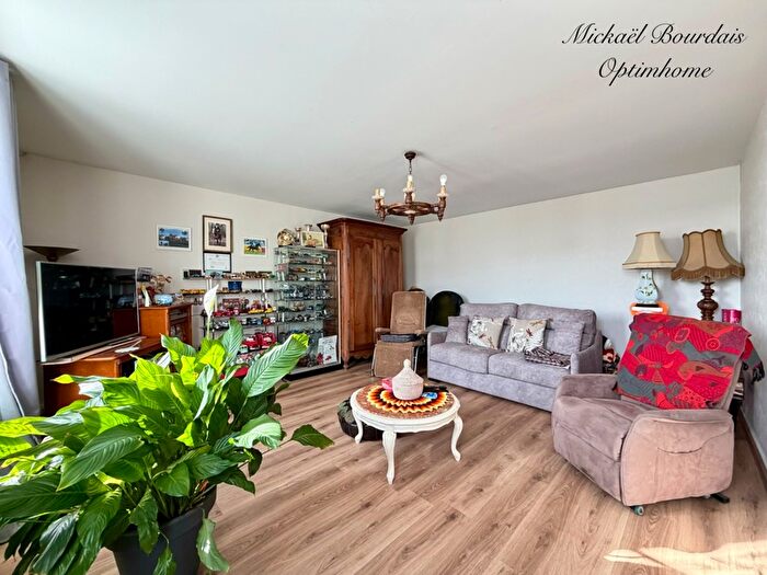 Maison à vendre - Luché-Pringé - 4 pièces - 1 chambre