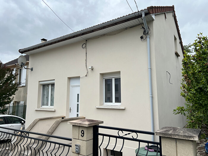 Maison 5 pièces à Fosses, à vendre